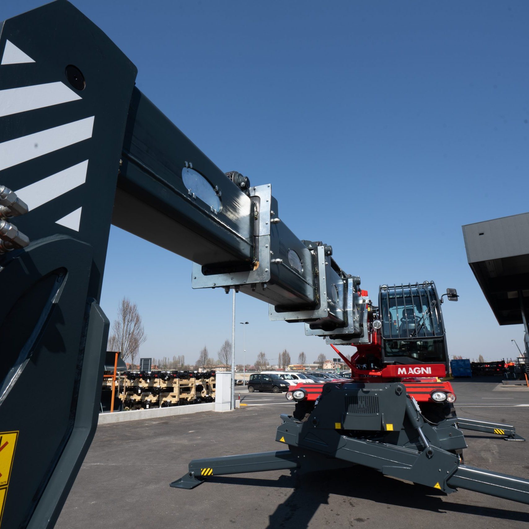 Tree cutting, Magni’s all-in-one solution for green maintenance - Arbor Age